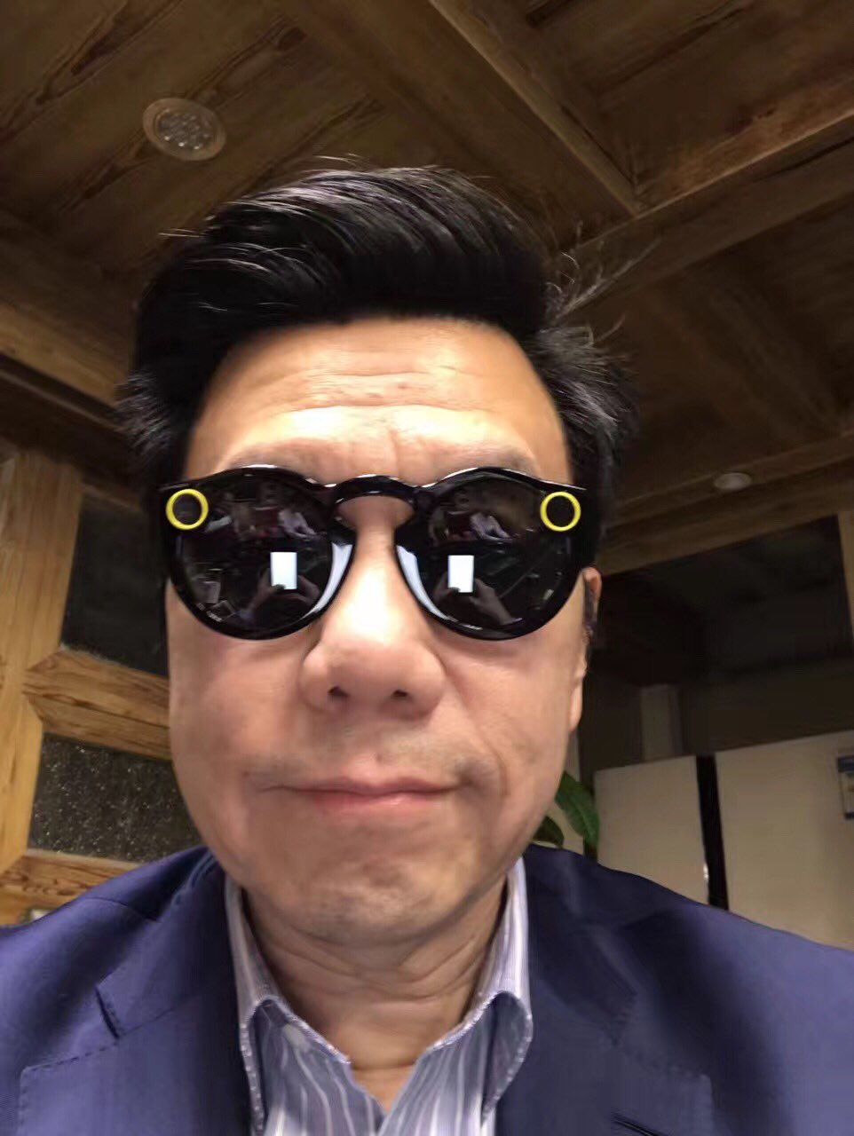 Kai-Fu Lee on Twitter: "终于到手了，谢谢Snap的朋友！@sinovationvc…