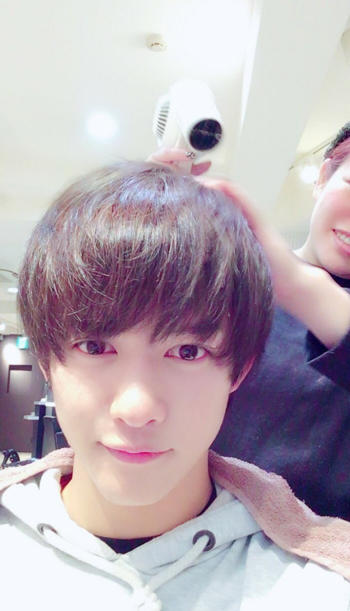 mika on Twitter: "今日は#BACS 祭り♪#Rush×300 の千葉くん #B2takes! のあつしくんとわたるくん来てました 臨時営業はイケメンに埋め尽くされました。知ら ...