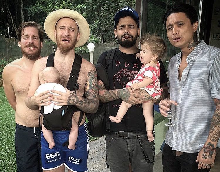 Pitty faz aparição pública raríssima com o marido, Daniel Weksler ...