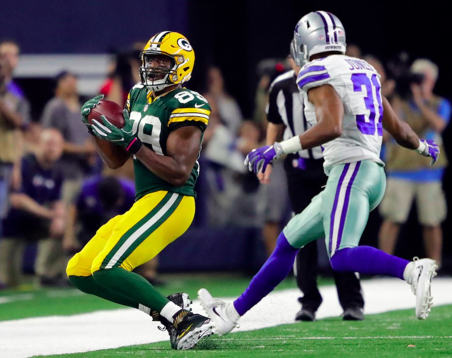 Sure looks like was watching himself make that amazing catch on the ...