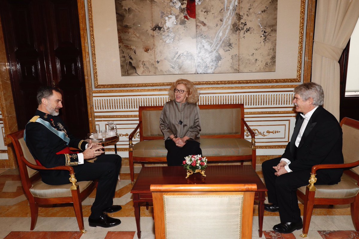 La Embajadora de la República de Polonia, Marzenna Adamczyk, presenta ...