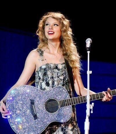 Taylor Swifts Silver Guitar
