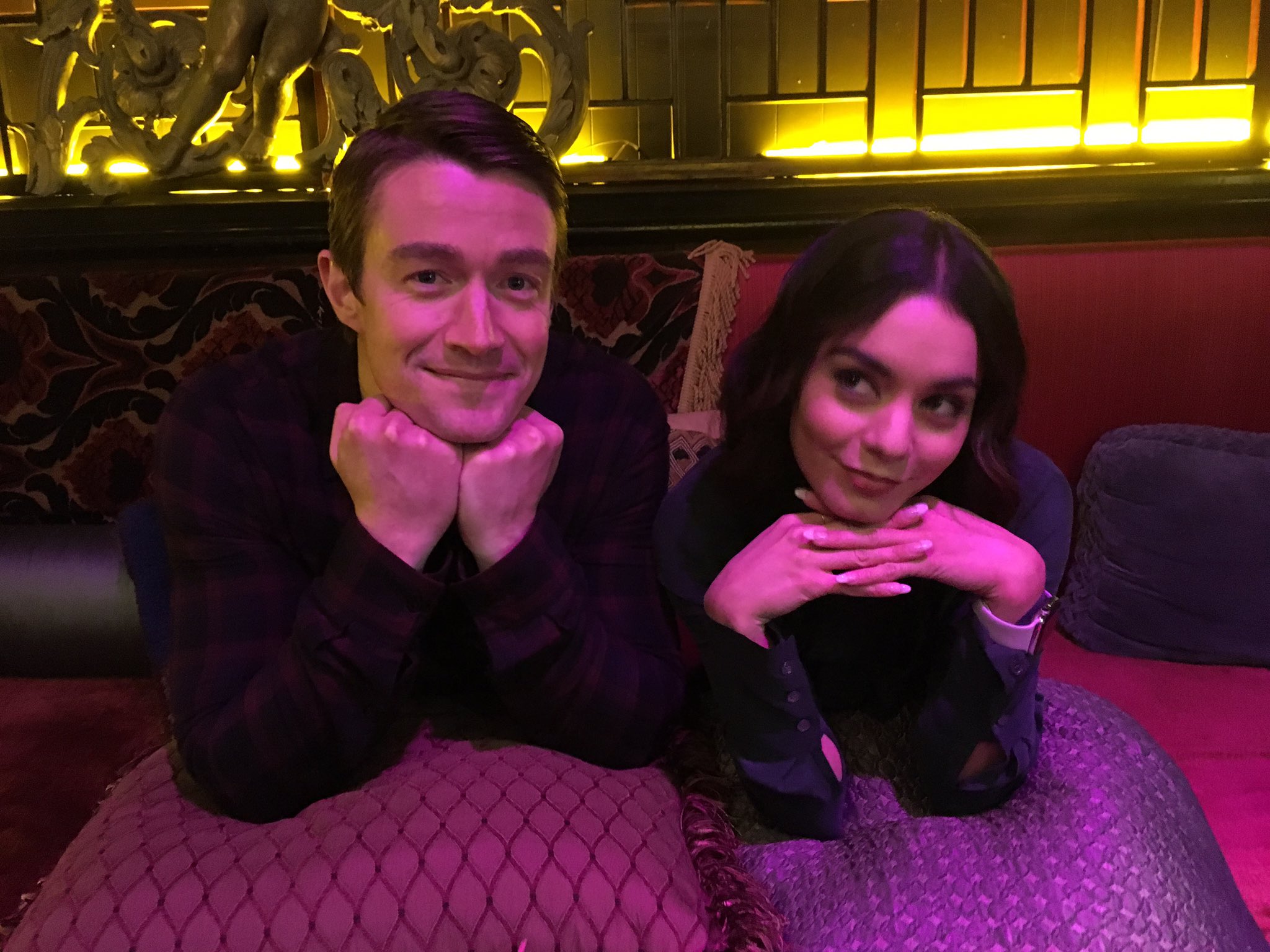 Robert Buckley Wallpaper