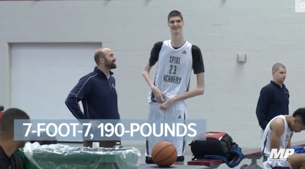 This 7'7" Romanian basketball player just made his debut as a freshman ...