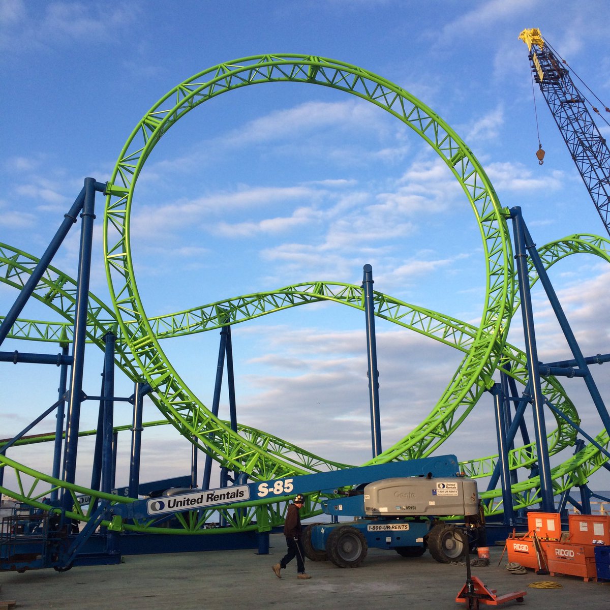 Trains for Casino Piers new coaster Hydrus : r/rollercoasters