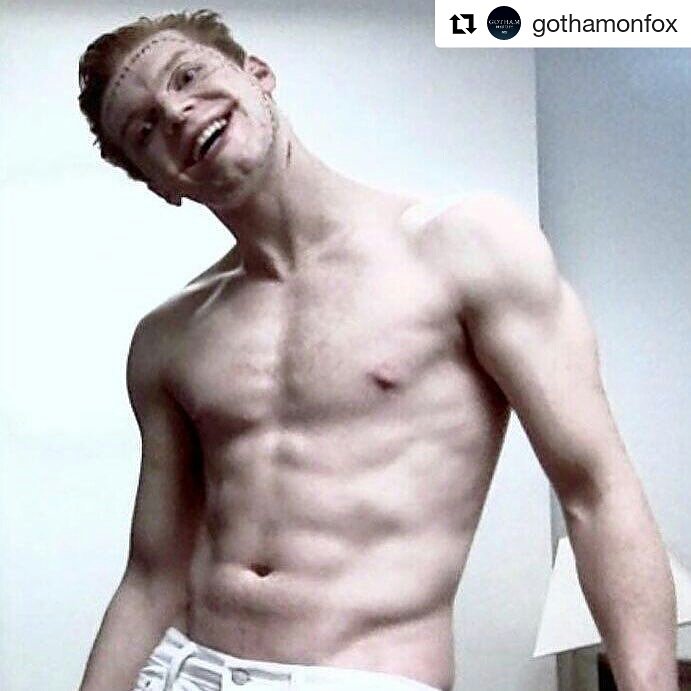 Cameron Monaghan Shirtless