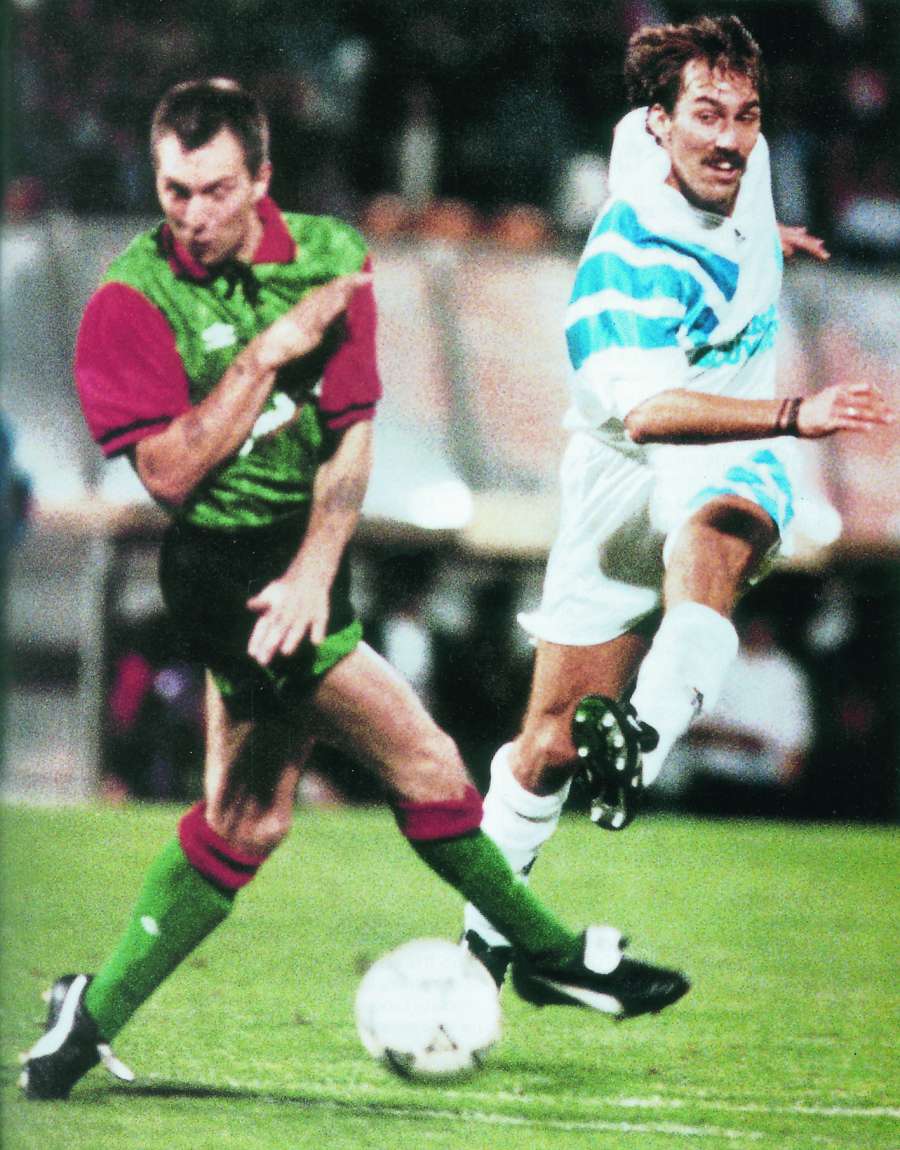 Rafael martín vázquez en su época de jugador del @om_officiel. # ...