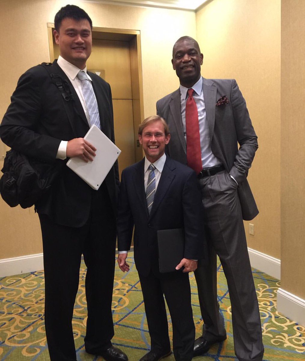 Today in Amazing Yao Ming Pictures: & with 5-foot-5 gymnast (? via ...