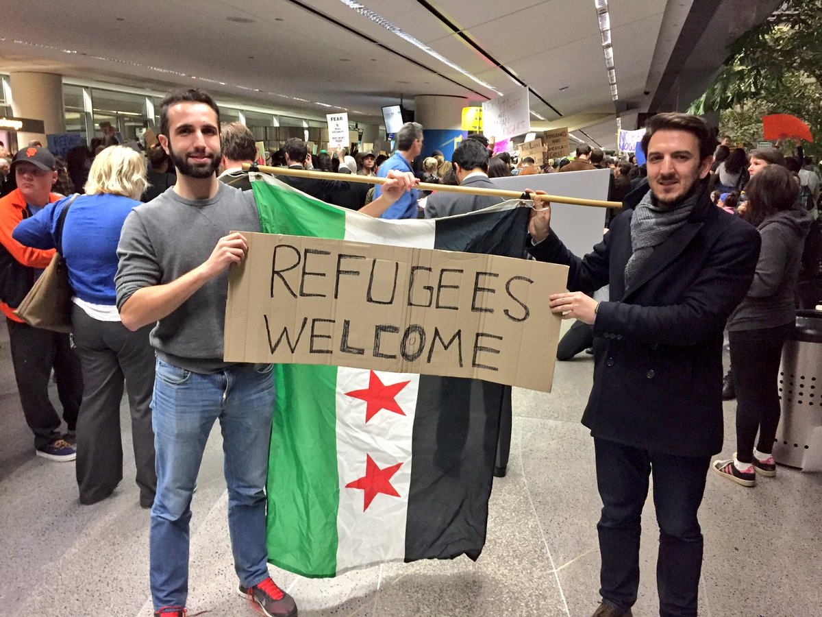 Protest with Syrian independence flag at the San Francisco Airport ...