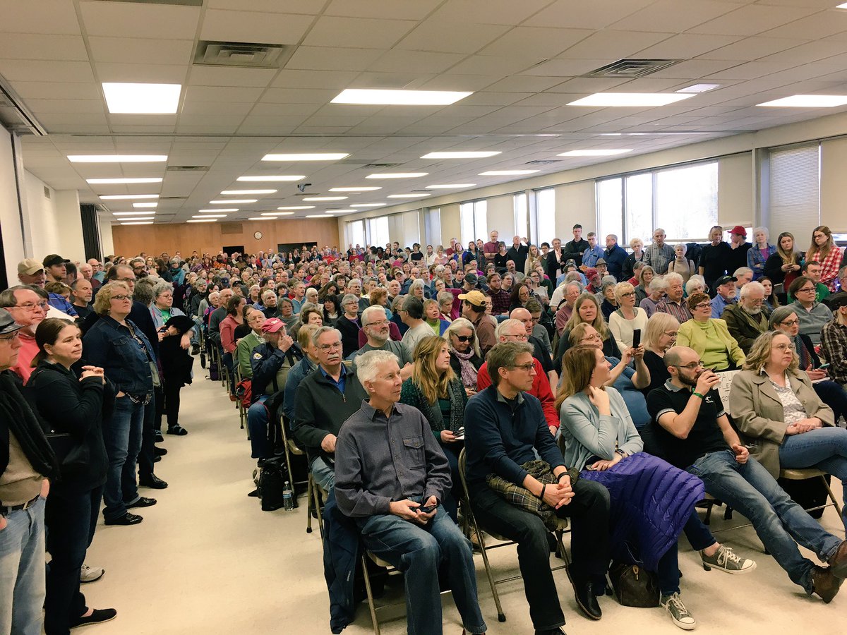 Incredible crowd at my town hall this morning. This is what the ...