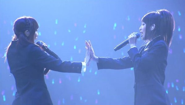 灰猫 On Twitter そして4thライブ初日といえば、百合アニソンの名曲『硝子の花園』が上演された日でもあります。この時の会場から