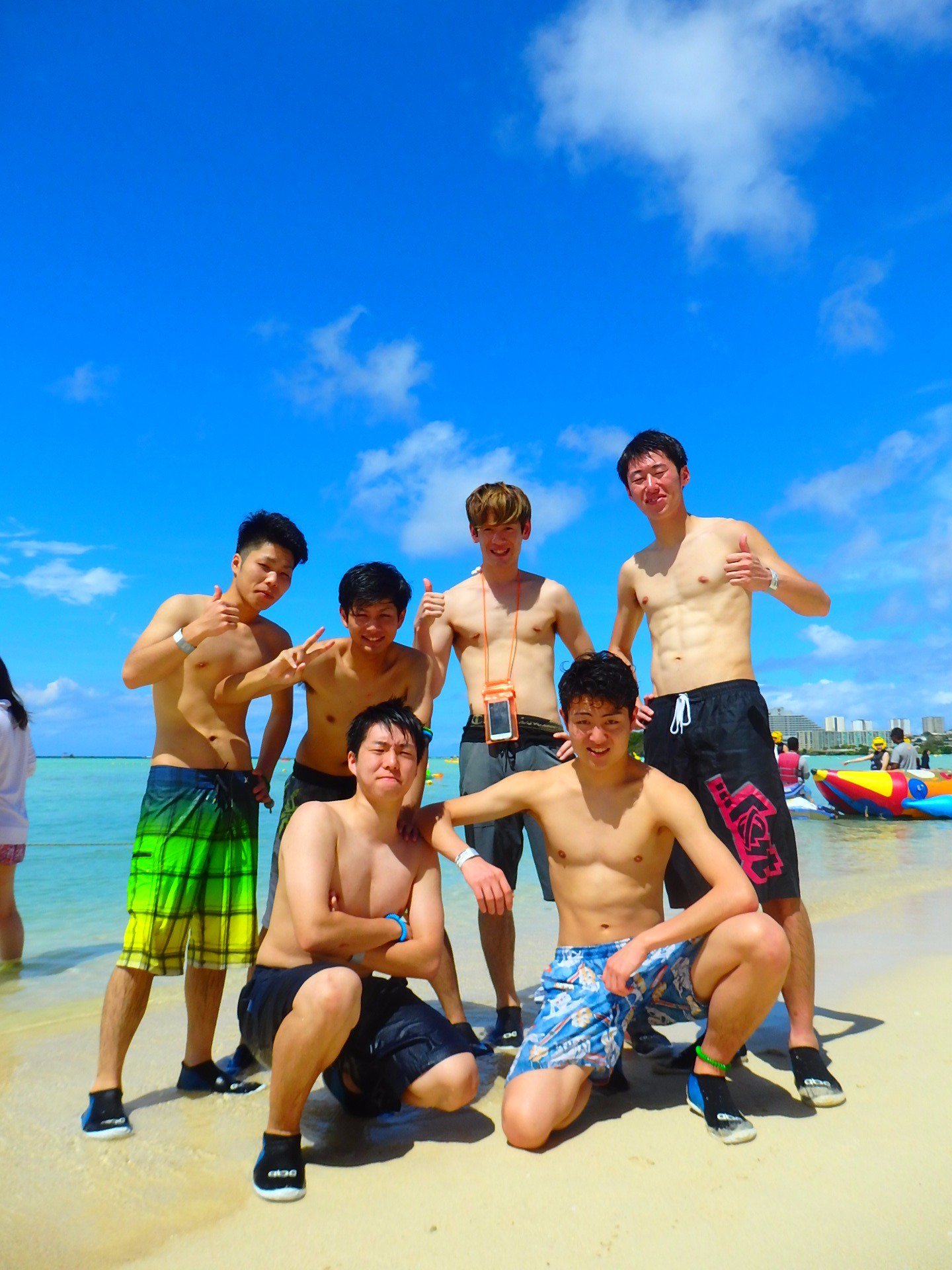 ABC_GUAM on Twitter: "広島からお越しの卒業旅行の皆さん。ABCでの時間を楽しんでいました。社会人になっても遊びに来てね。#GUAM #グアム #abcguam.jp ...