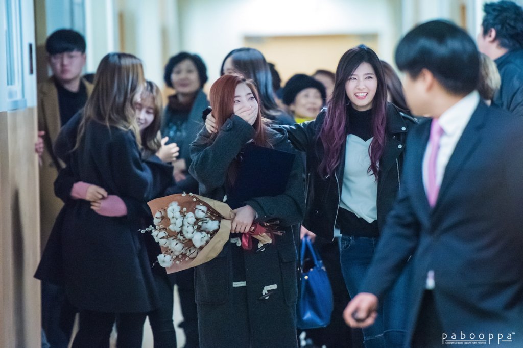 [170210] DaNa (Dahyun x Sana) New Photo @ Graduation Day at Hanlim ...