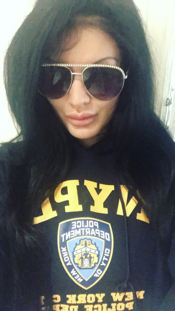 TW Pornstars - Candy Sexton ♥. Twitter. NYPD 😂😂 .... 9:59 AM - 14 Feb 2017