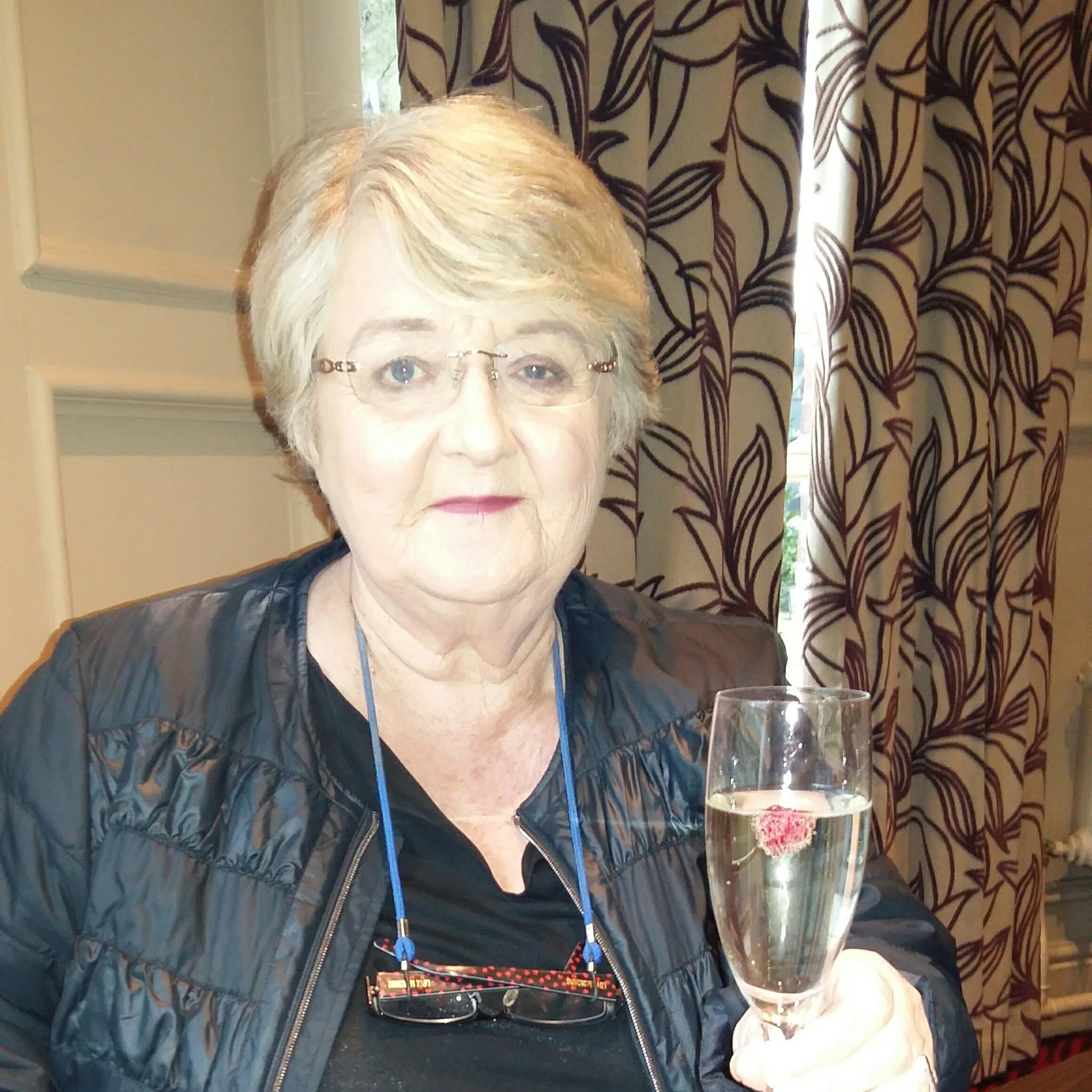 Patsy Ghadie on Twitter: "#NewProfilePic https://t.co/3FONAL24nB" / Twitter