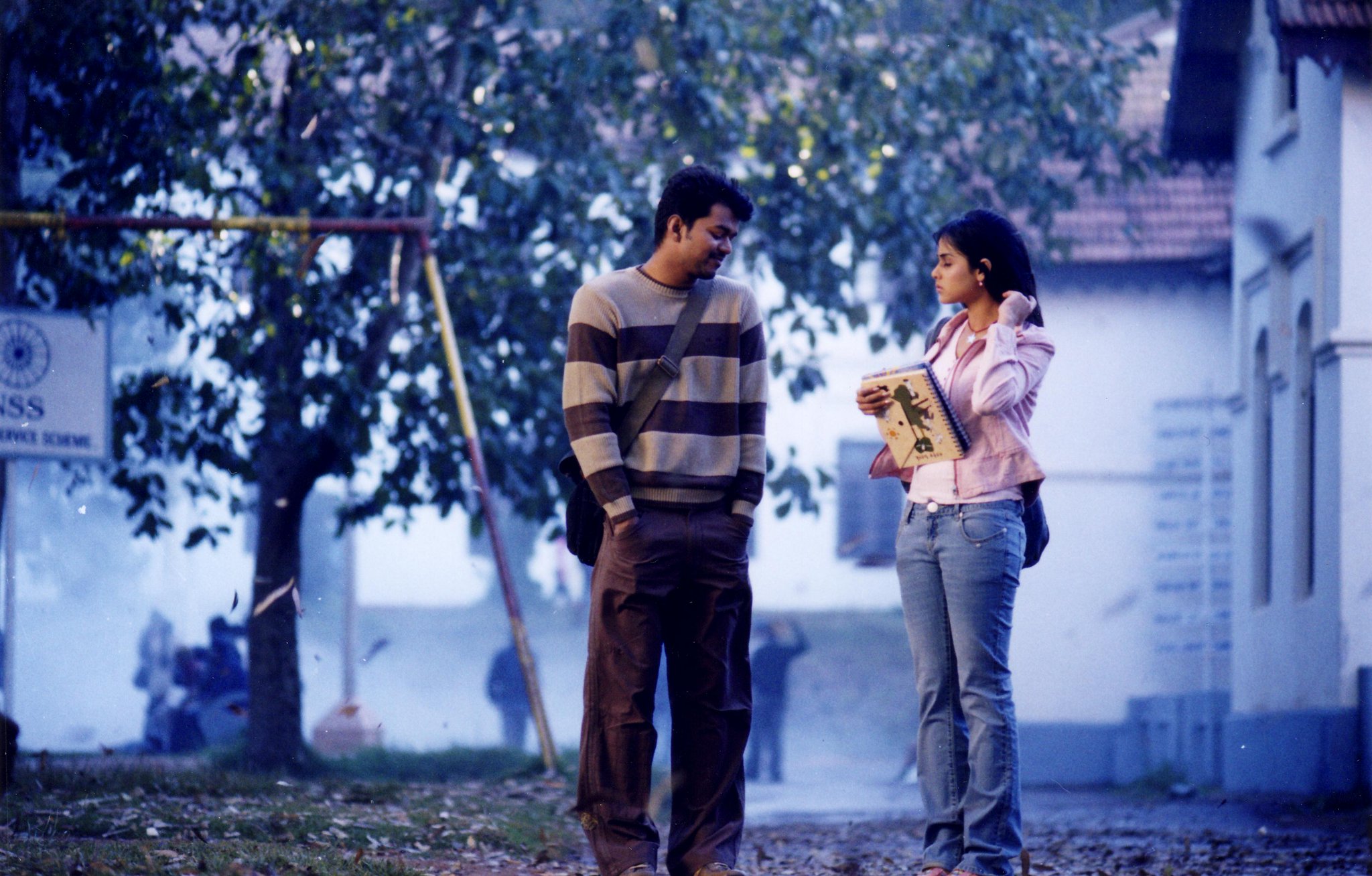 Vijay And Genelia In Sachein Wallpaper