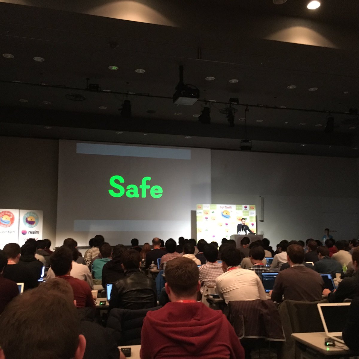 Swift's Pointy Bits #tryswiftconf - posfie