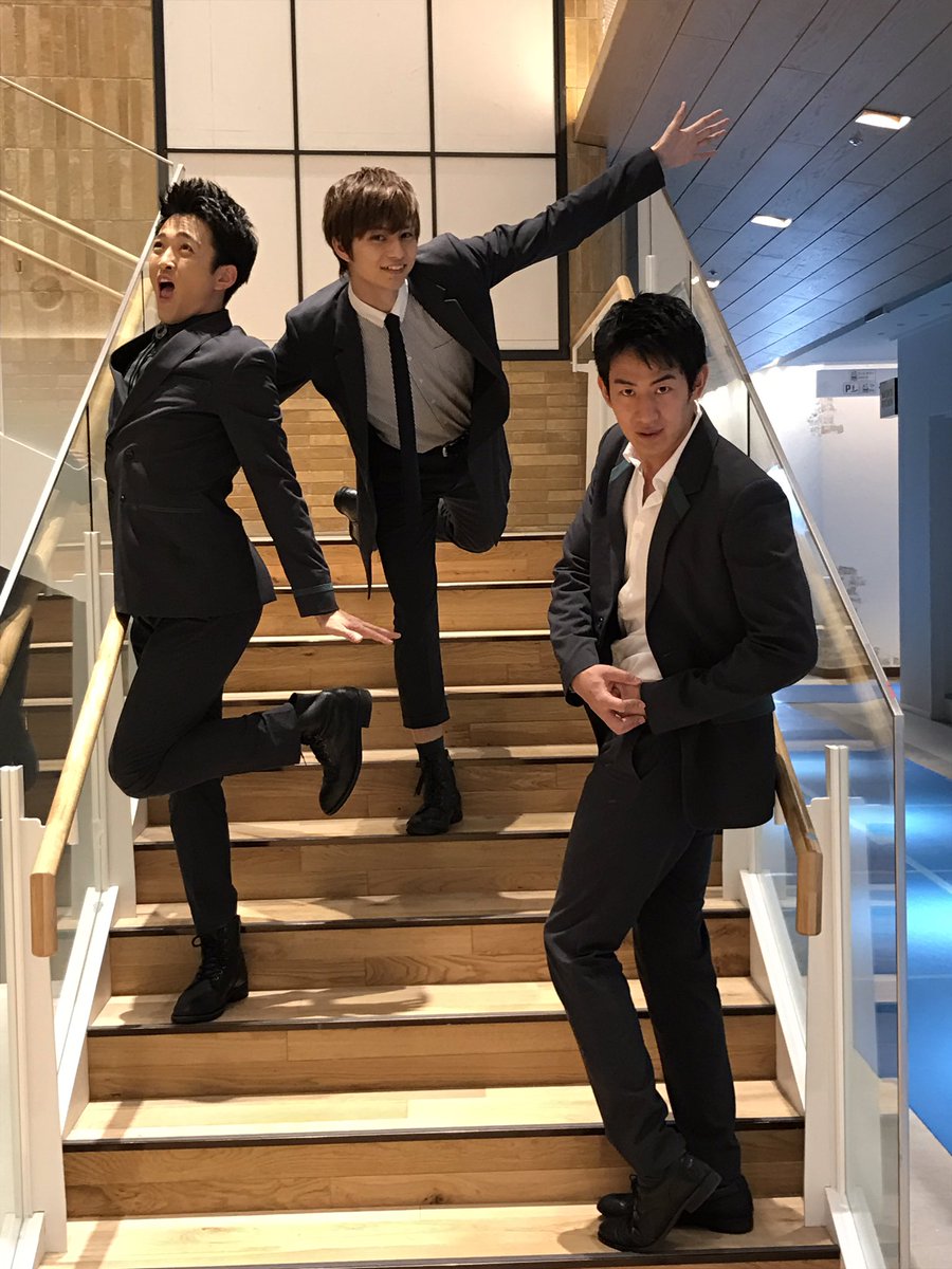 【公式】東海ウォーカー編集部 on Twitter: "今日は東海ウォーカー4月号の撮影にてSOLIDEMOの3名がJRゲートタワーに潜入！カッコいい感じからのこのギャップ（笑）。いろんな表情 ...