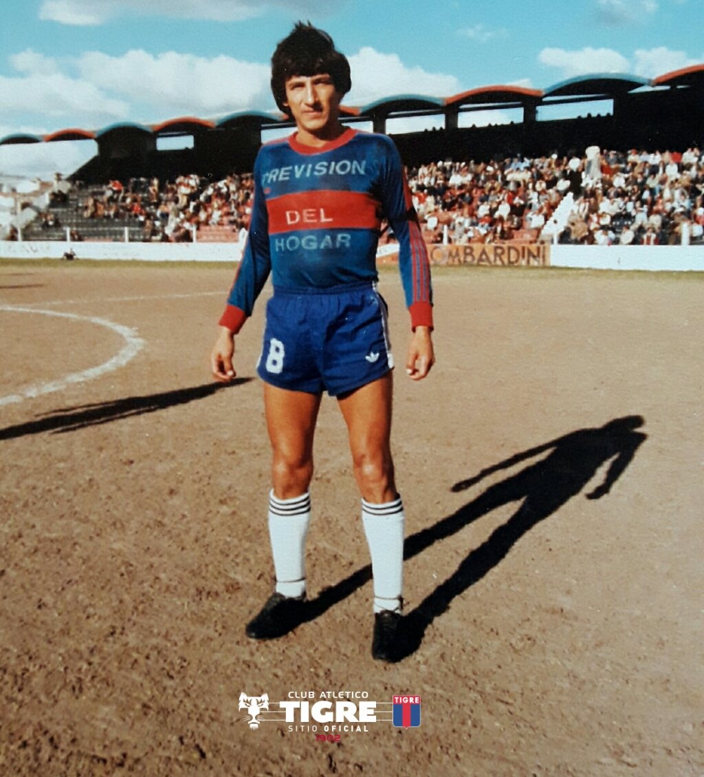 Efemérides | 19.2.1977 | Debuta Roberto Roque del Valle Carrizo. Jugó ...