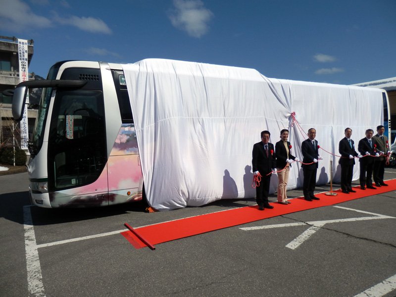 eijiro_tokuda on Twitter: "【2017/2/27のまとめ1-1】 濃飛バス 映画「君の名は。」のラッピングを施した高速バス車両が本日から運行を開始。運行開始を前に映画 ...