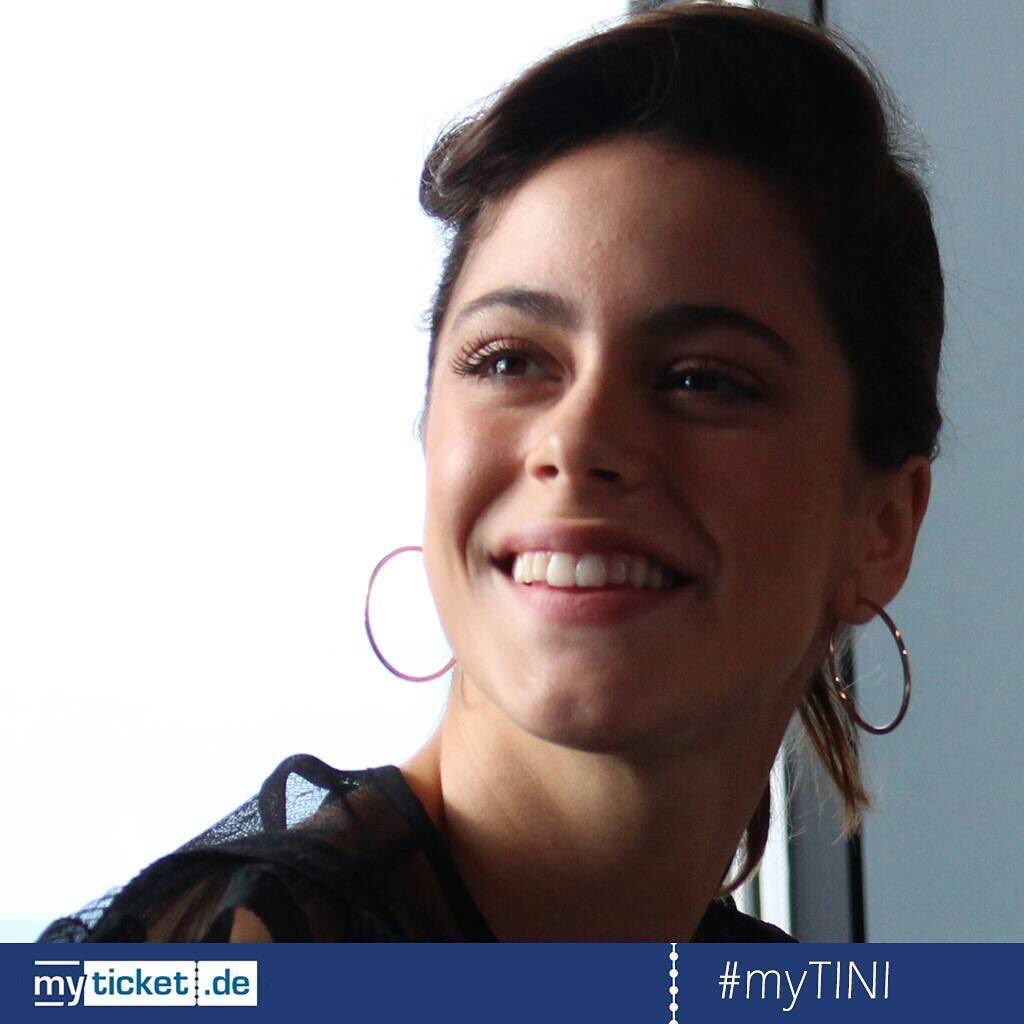 (PR-Tag in Hamburg) TINI – Autogrammstunde, Interviews, Shooting ...