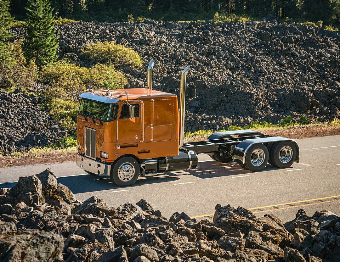 Custom Peterbilt Cabover