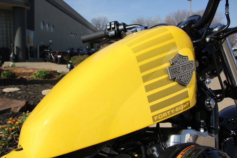 Harley Davidson 48 Yellow