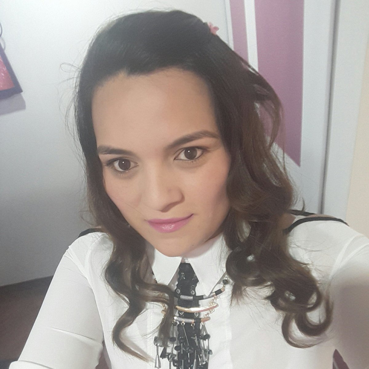 Sindi Lopez's Instagram, Twitter & Facebook on IDCrawl