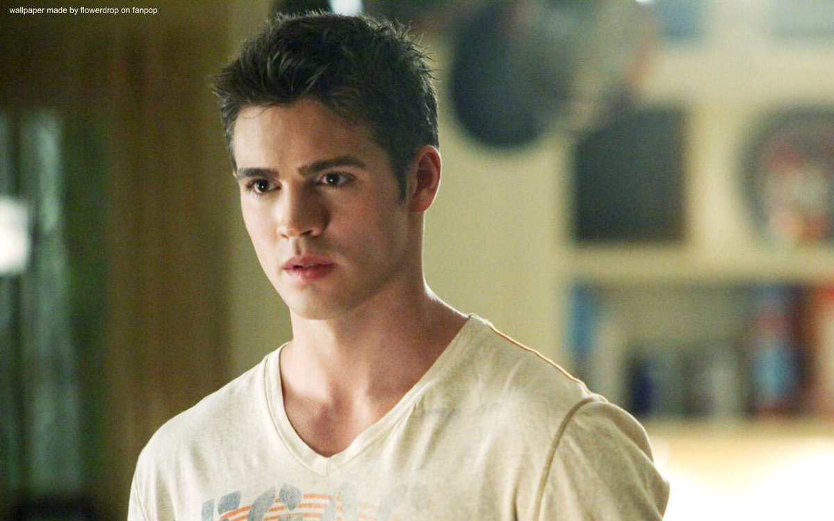 Jeremy Gilbert Season 4 Muscles