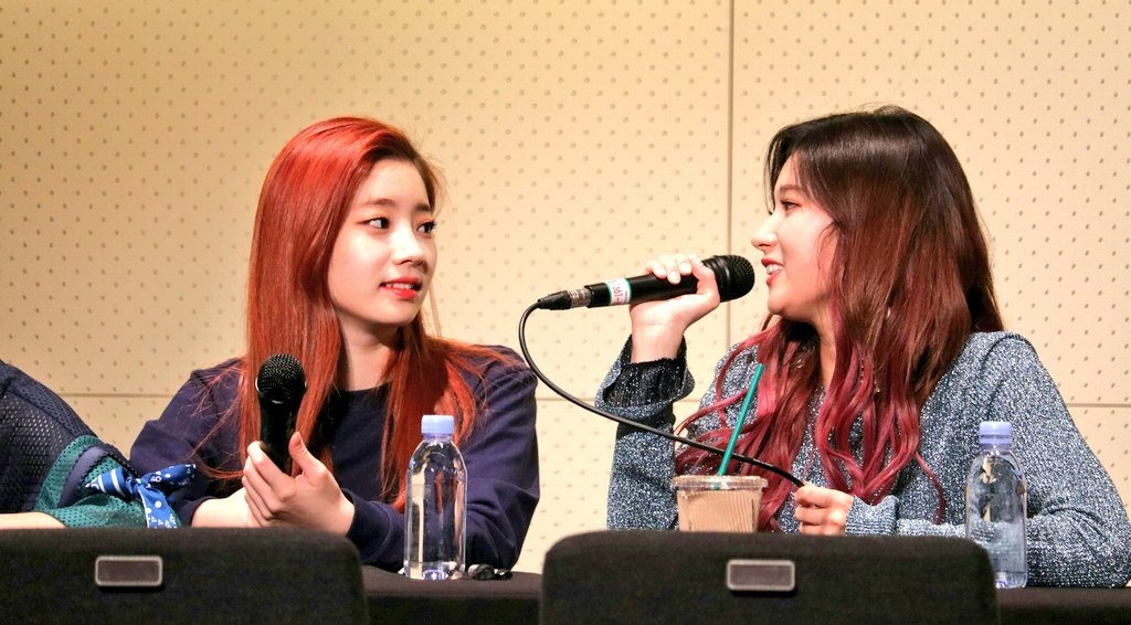[170305] DaNa (Dahyun x Sana) New Photo @ Euljiro Fansign by twice ...