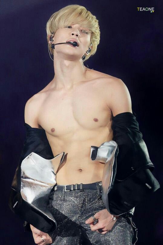 Taemin Abs