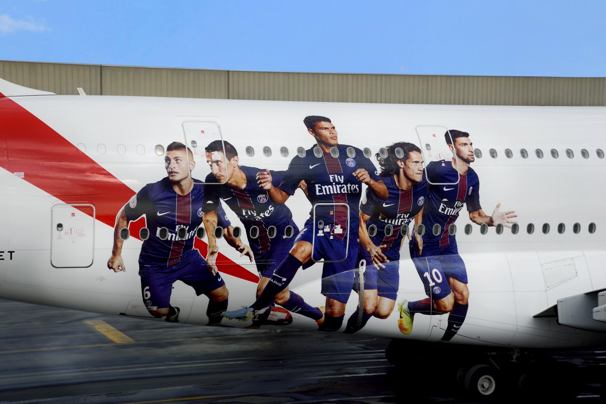 ¡Qué lujito en el aire! El PSG presentó su nuevo avión personalizado ...