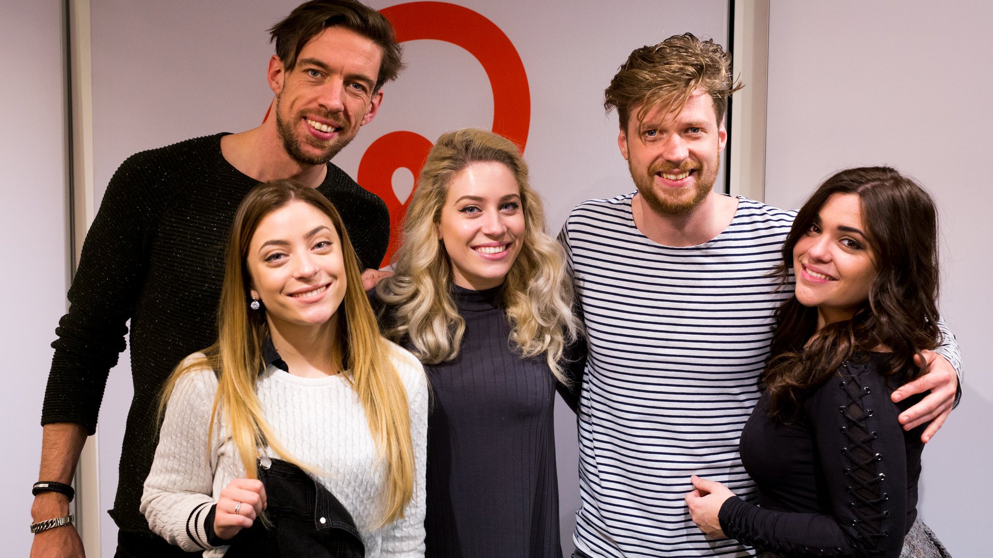 Qmusic (NL) on Twitter: "Gisteren was @OG3NE te gast bij @MattieWietze! Check hier 'Lights And ...