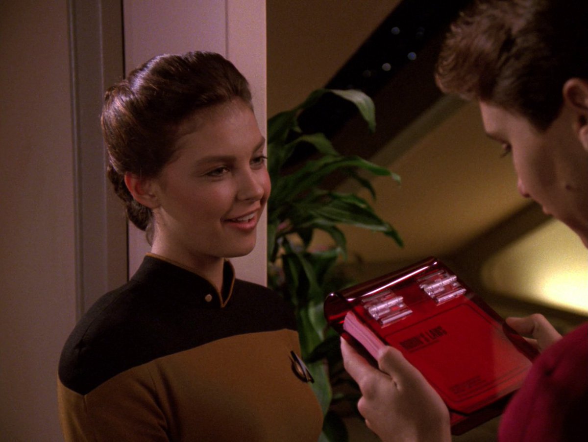 Under appreciated TNG episode - The Game : r/startrek