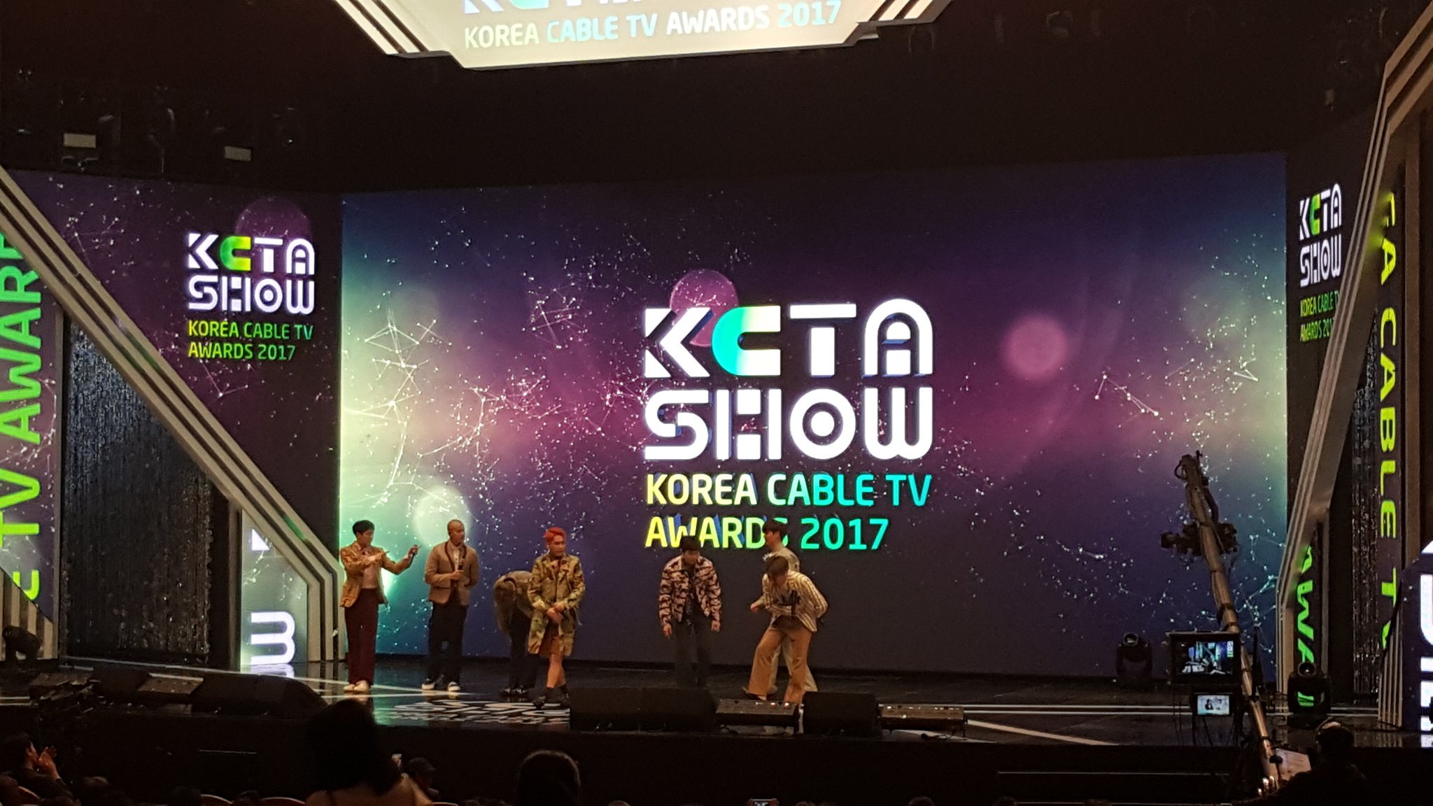 BTOBSTORY on Twitter: "[FANTAKEN] 170310 #BTOB - KCTA Show 2017 #MOVIE [CR: dolcissimo_btob ...