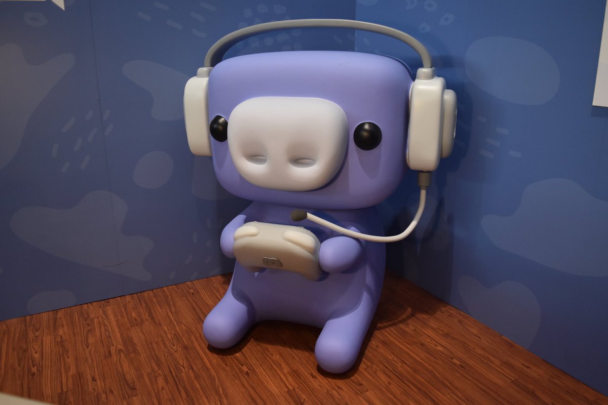 Who's allowing this to happen, seriously : r/yiffinhell