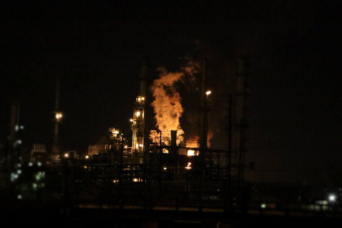 Suncor Refinery Saturday: Flames seen shooting from Suncor Refinery ... Suncor Refinery Saturday: Flames seen shooting from Suncor Refinery ...