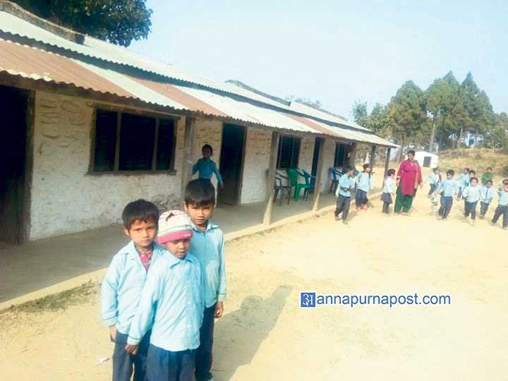 Annapurna Post on Twitter: "एक कक्षा पढ्न एक्लै चार घन्टा हिँड्नुपर्ने वाध्यता https://t.co ...