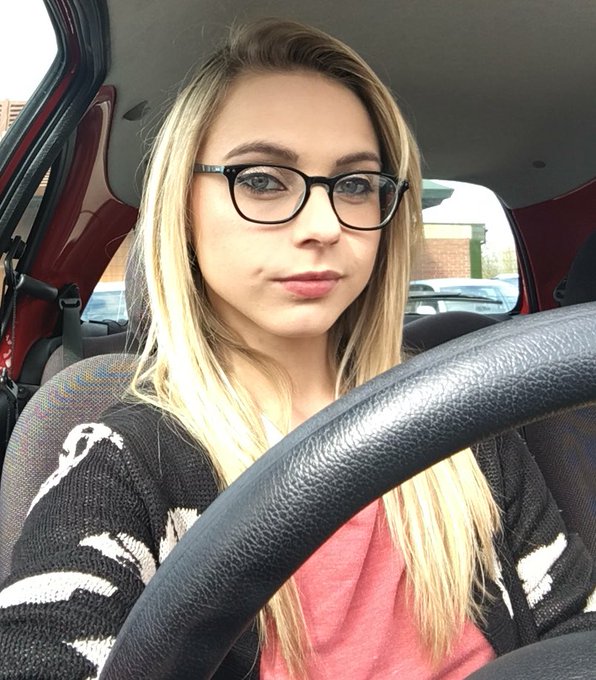 TW Pornstars - Chloe Toy. Pictures and videos from Twitter.