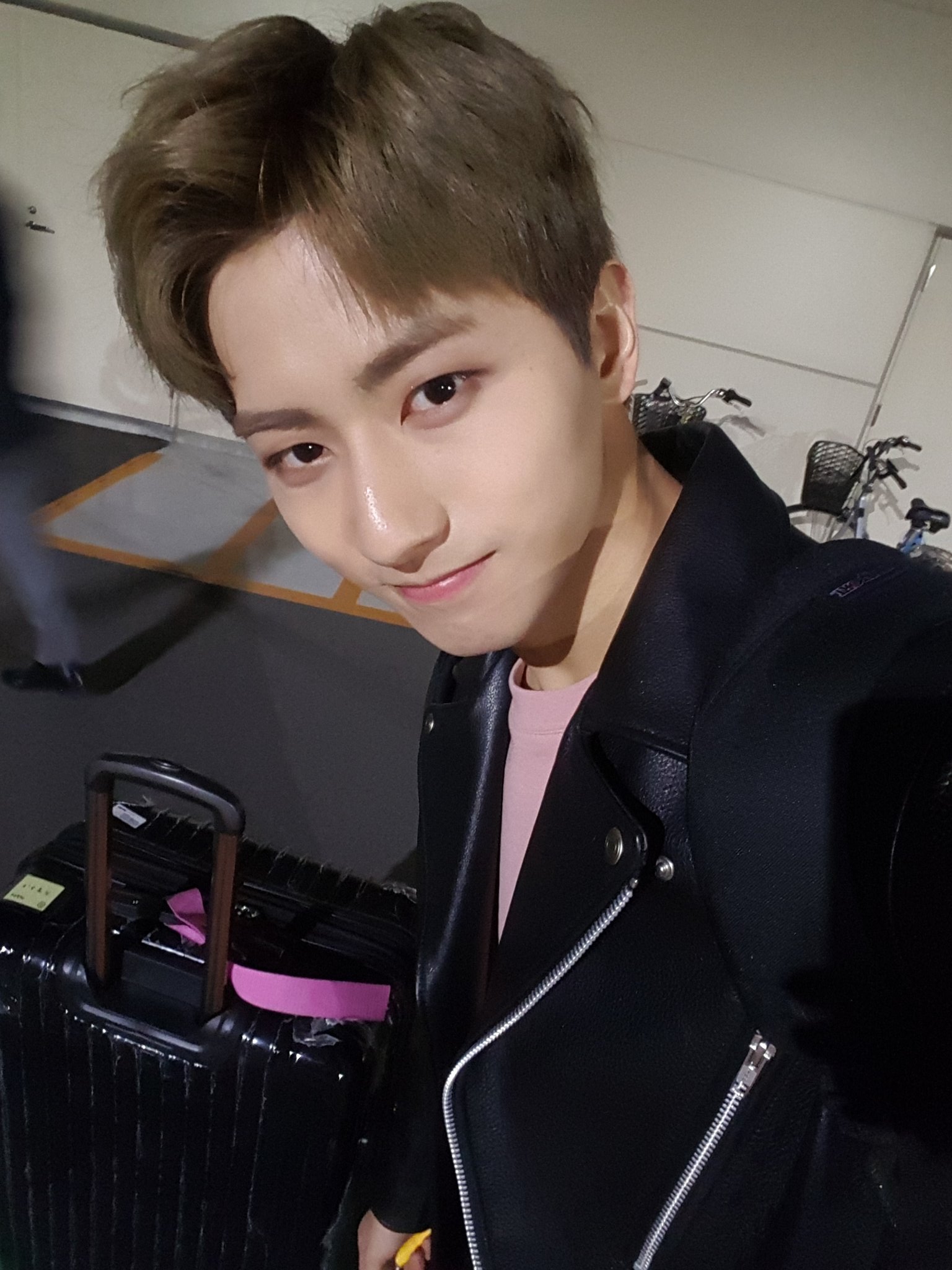 MAP6 [맵식스] on Twitter: "[#MAP6 #제이빈] 오늘도 최고🐙…