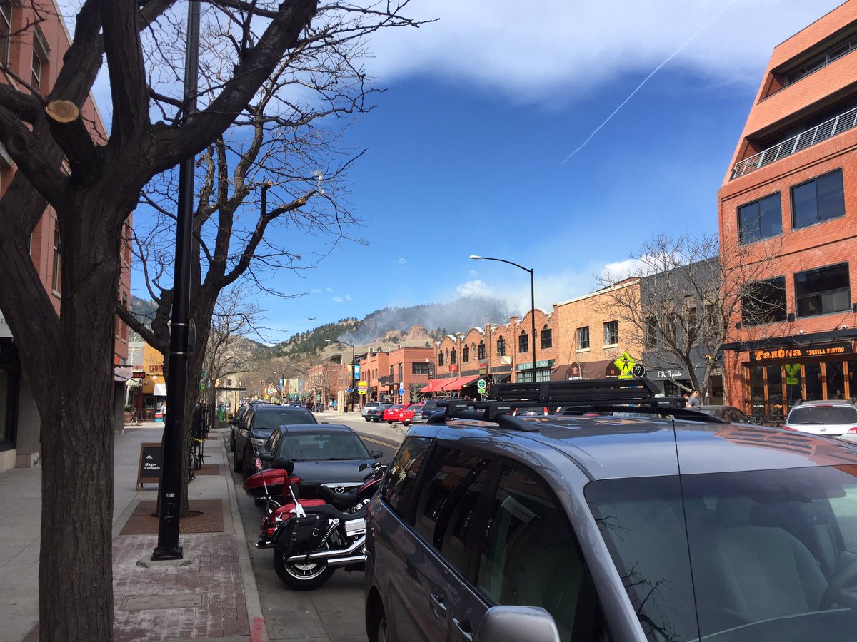 100-acre fire threatens Boulder, Colorado