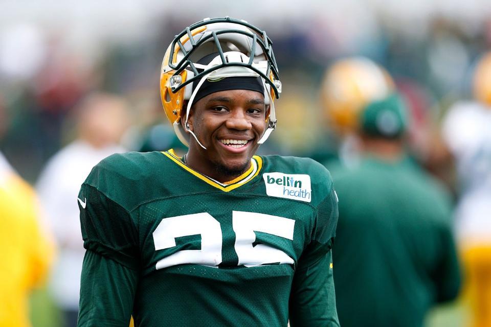 Take a 👀 at Marwin Evans' 2016 in photos 📸: pckrs.com/2xe7 https://t.co ...