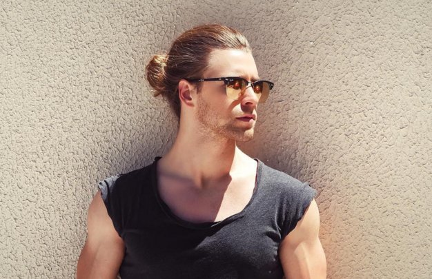 Do you recall Maxxie from Skins? HE APPEARS TO BE SO DIFFERENT NOW :O ...