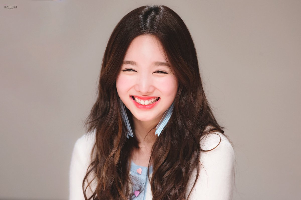 Nayeon Smile : r/twice