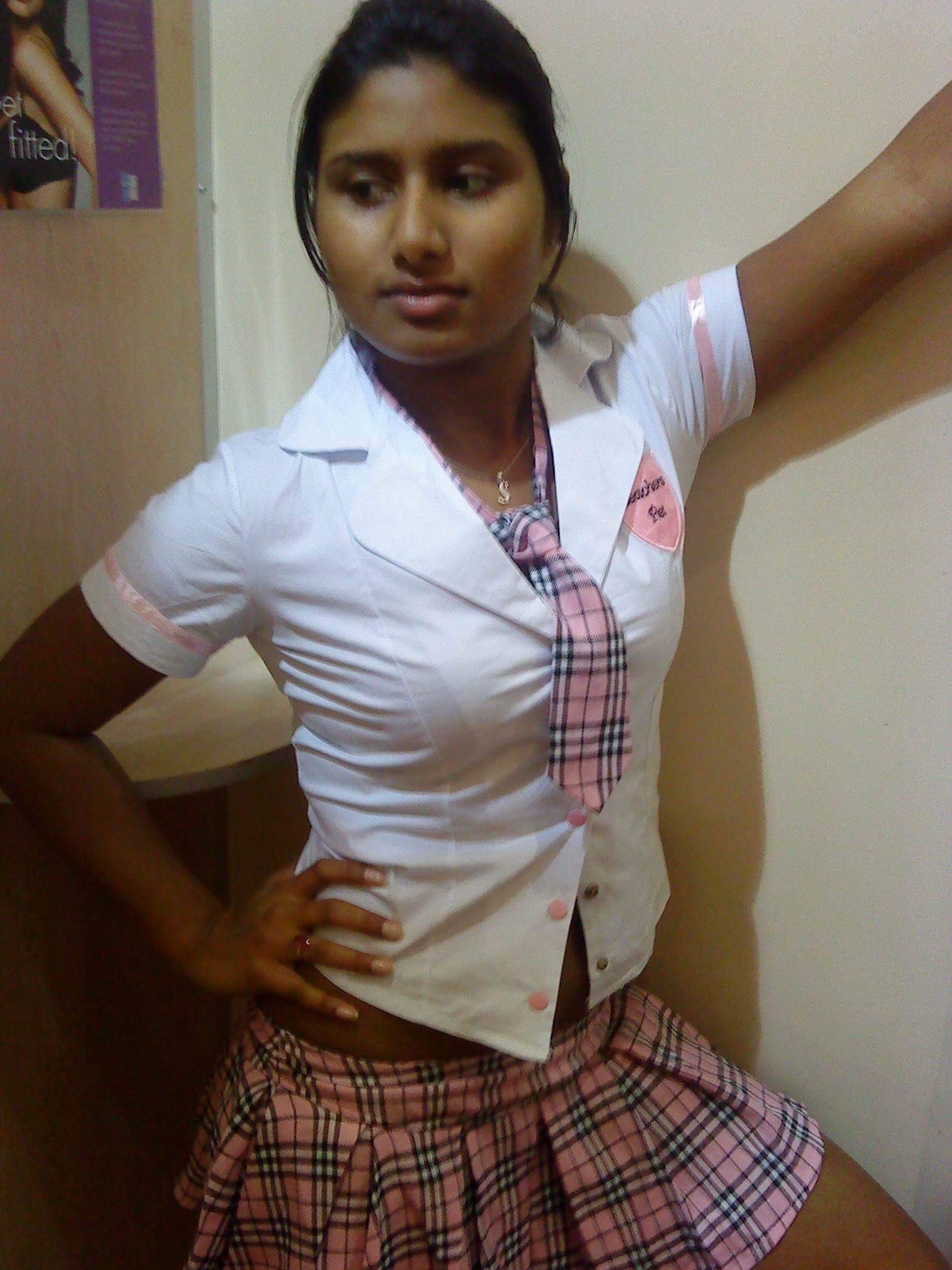 Lankawe School Wal Kello