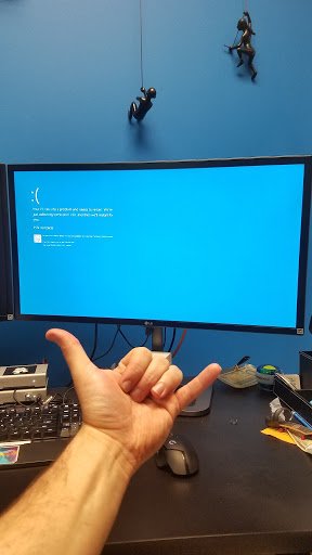 Linus Tech Tips on Twitter: "At least this blue screen matches these beautiful blue walls.…