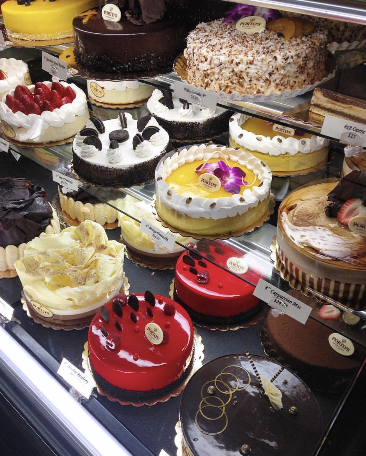 Portos Bakery Cakes Milk'N Berries® Cake Round | Porto's Bakery