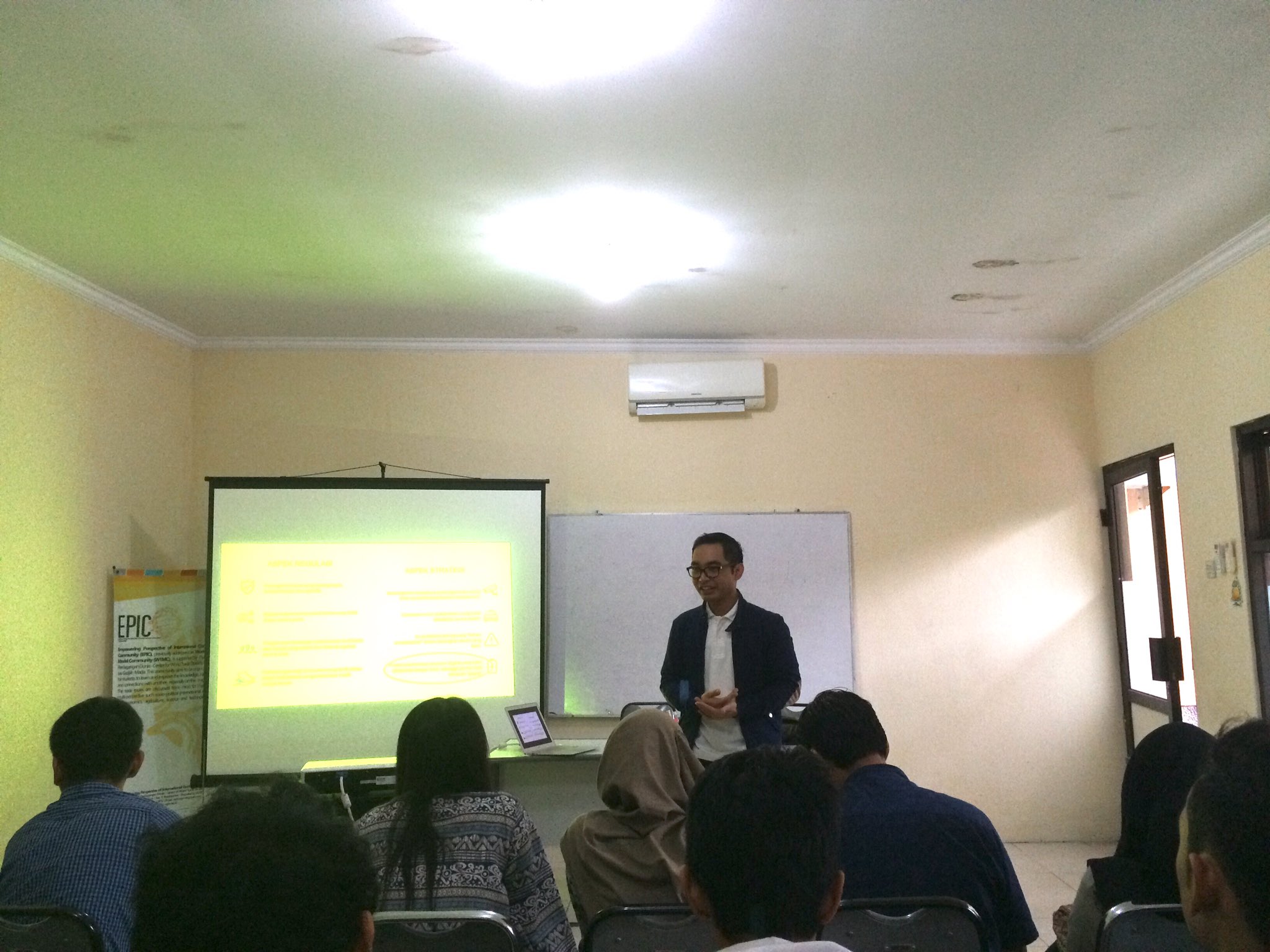 CfDS UGM on Twitter: CfDS UGM on Twitter:
