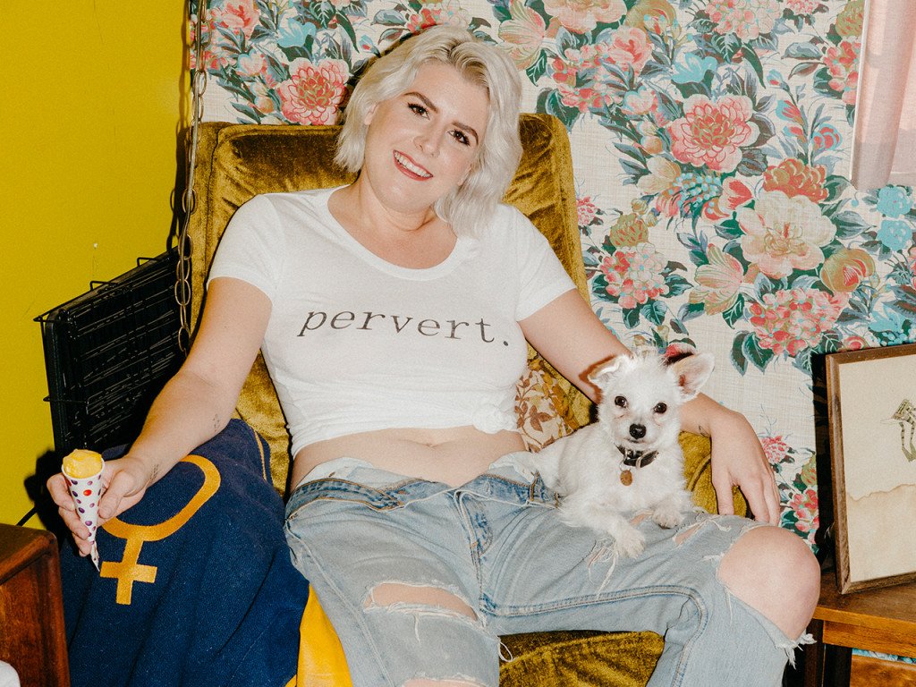 Whitney Bell's Instagram, Twitter & Facebook on IDCrawl