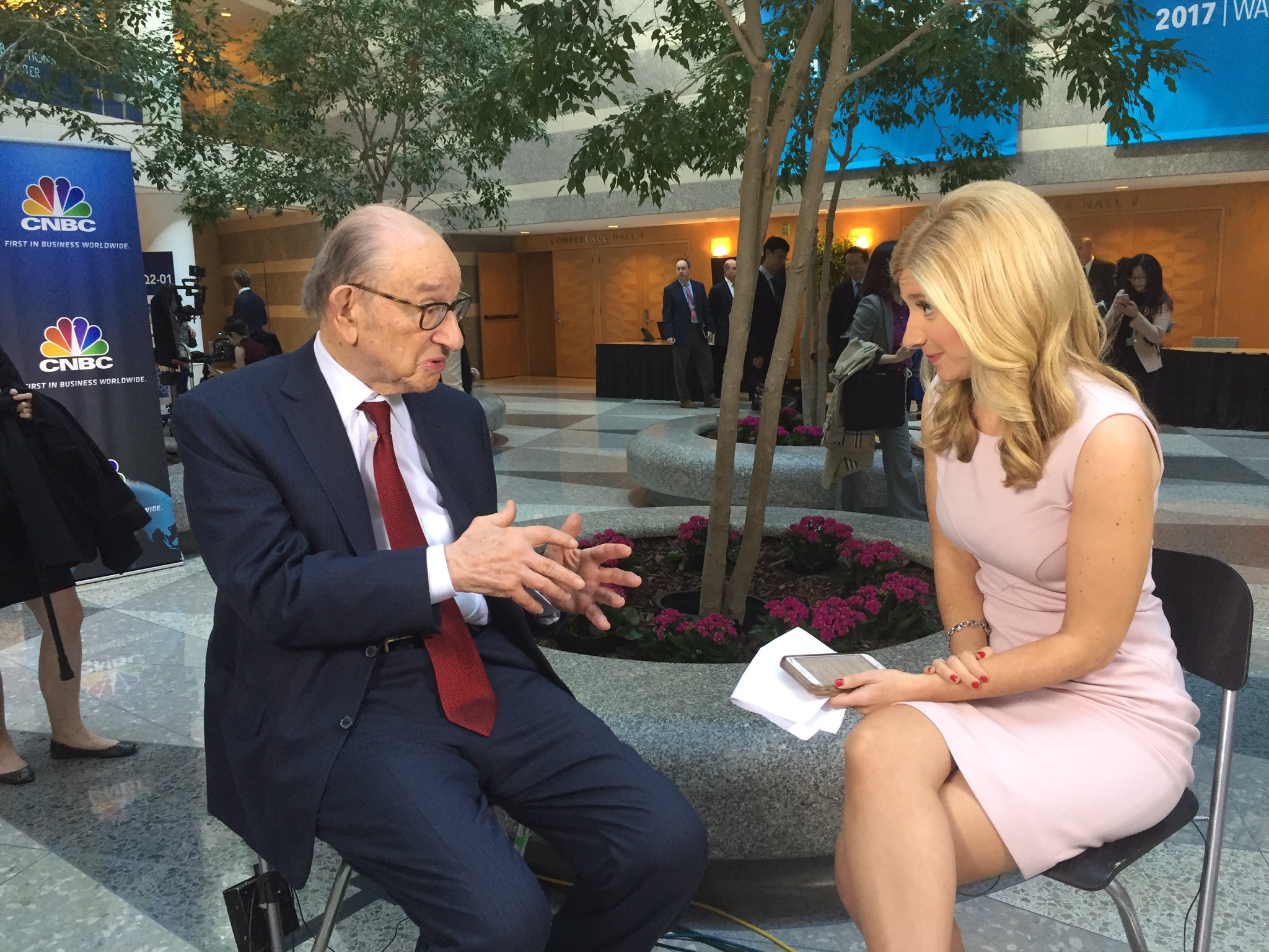 Sara Eisen Cnbc Legs